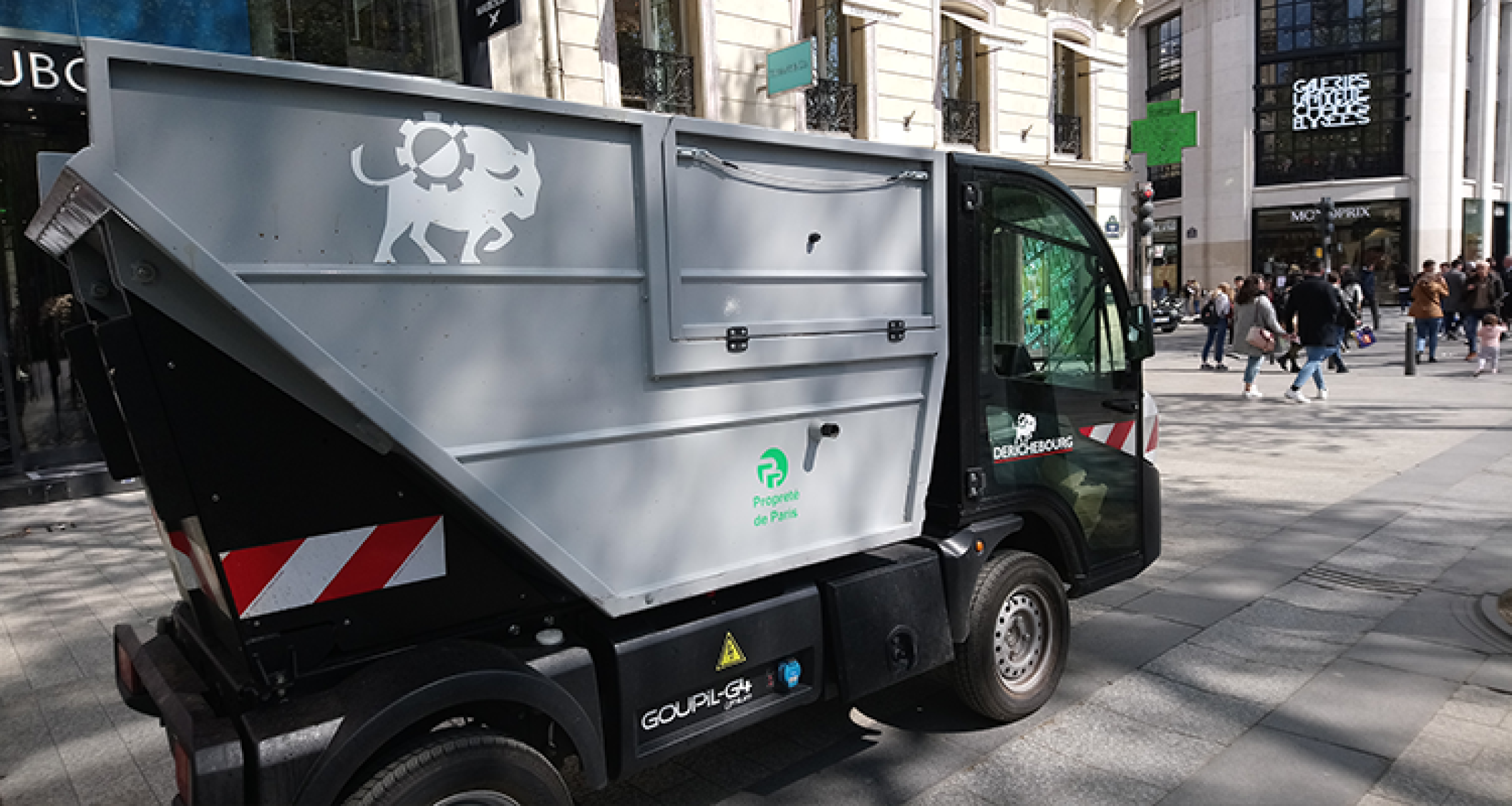 Waste management electric truck - Garbage collection made easy